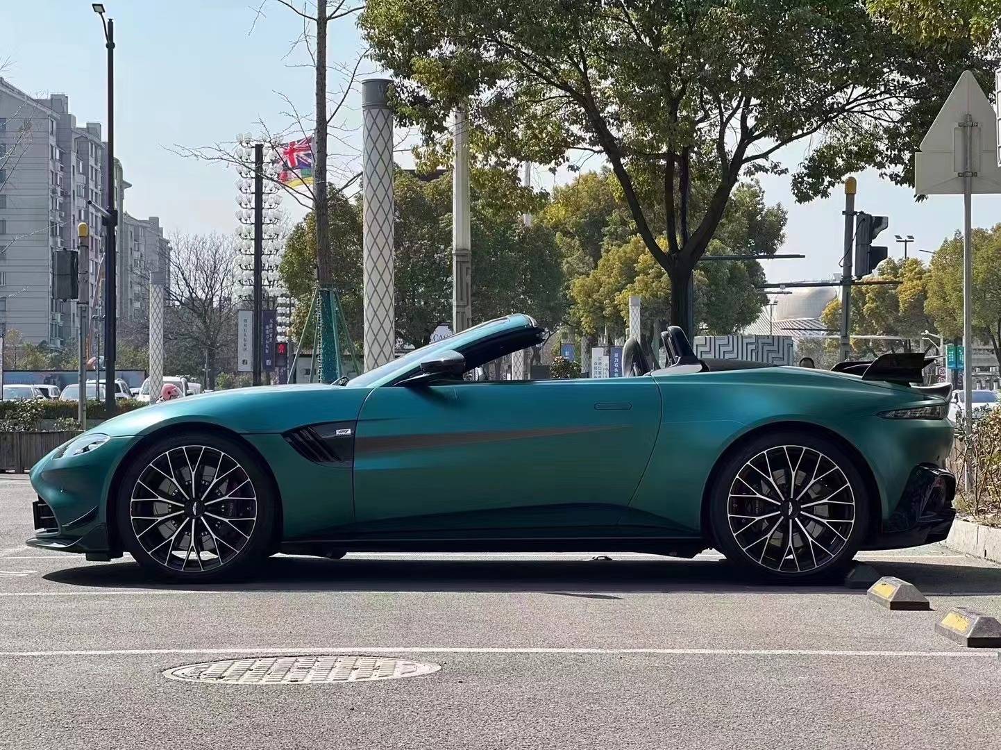 迈凯伦720S P版，改装全套蓝碳765LT套件_搜狐汽车_搜狐网