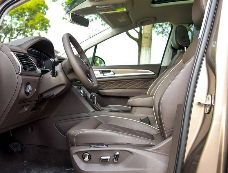 大众MPV真来了！比埃尔法霸气，长5346mm后排大如床，28.68W_搜狐汽车_搜狐网