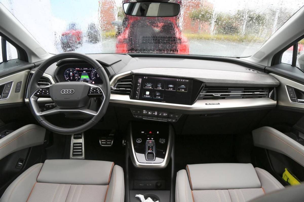 豪华中大型纯电SUV，奥迪Q5etron亮相上海车展，30万级就选它_搜狐汽车_搜狐网
