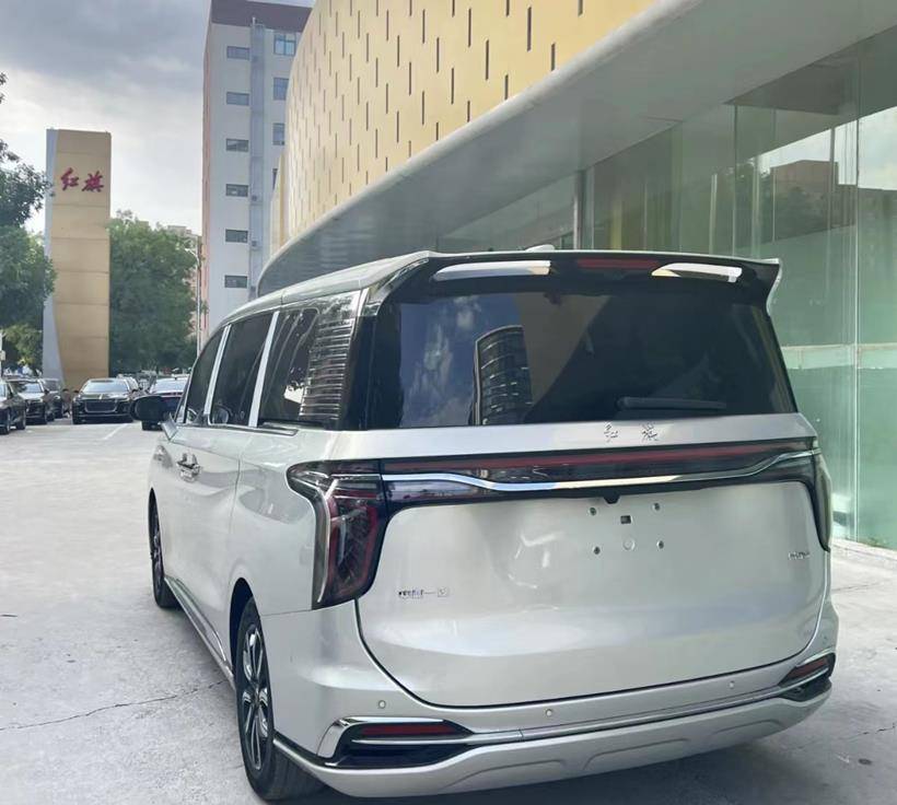 “最有排面的国产MPV”来了，红旗HQ9到店，轴距3米2，35.88万起_搜狐汽车_搜狐网