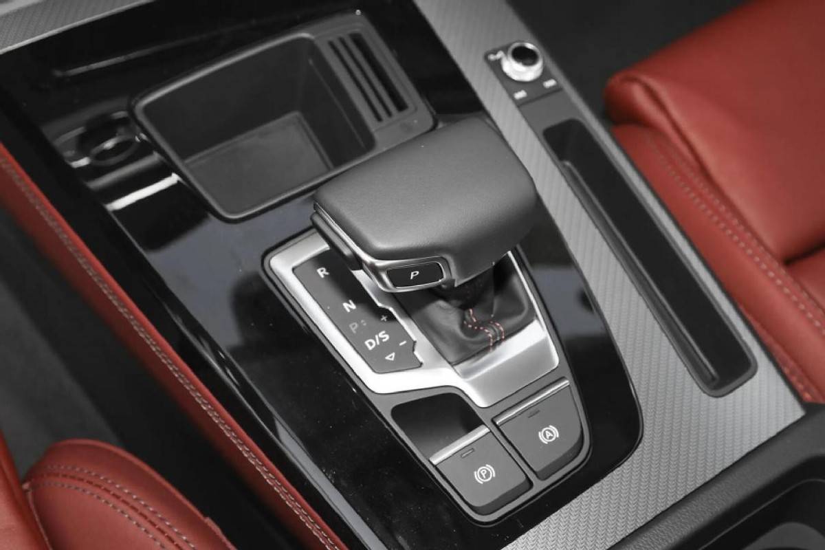 体验奥迪Q5L，轴距超2米9，全系2.0T动力，降幅近8万家用挺香_搜狐汽车_搜狐网