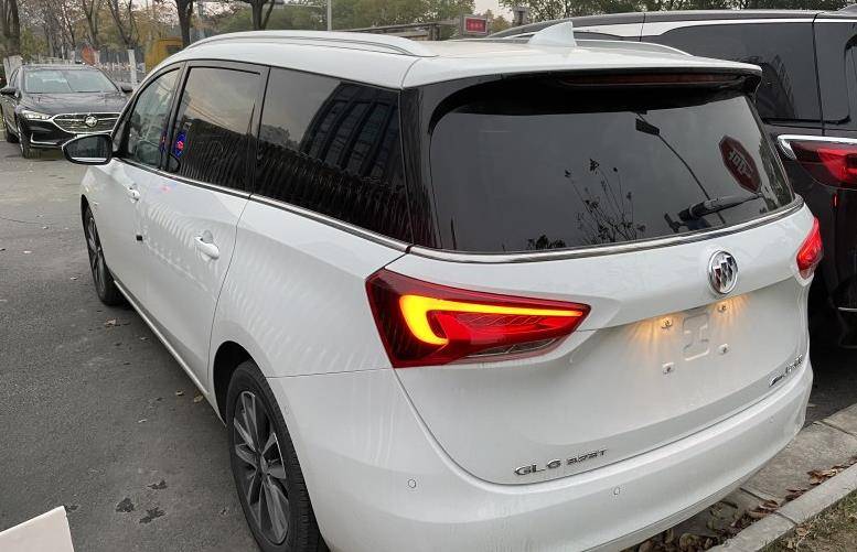 标配隐私玻璃，油耗仅6L，小别克GL8从近15万降至9.59万却卖不动_搜狐汽车_搜狐网
