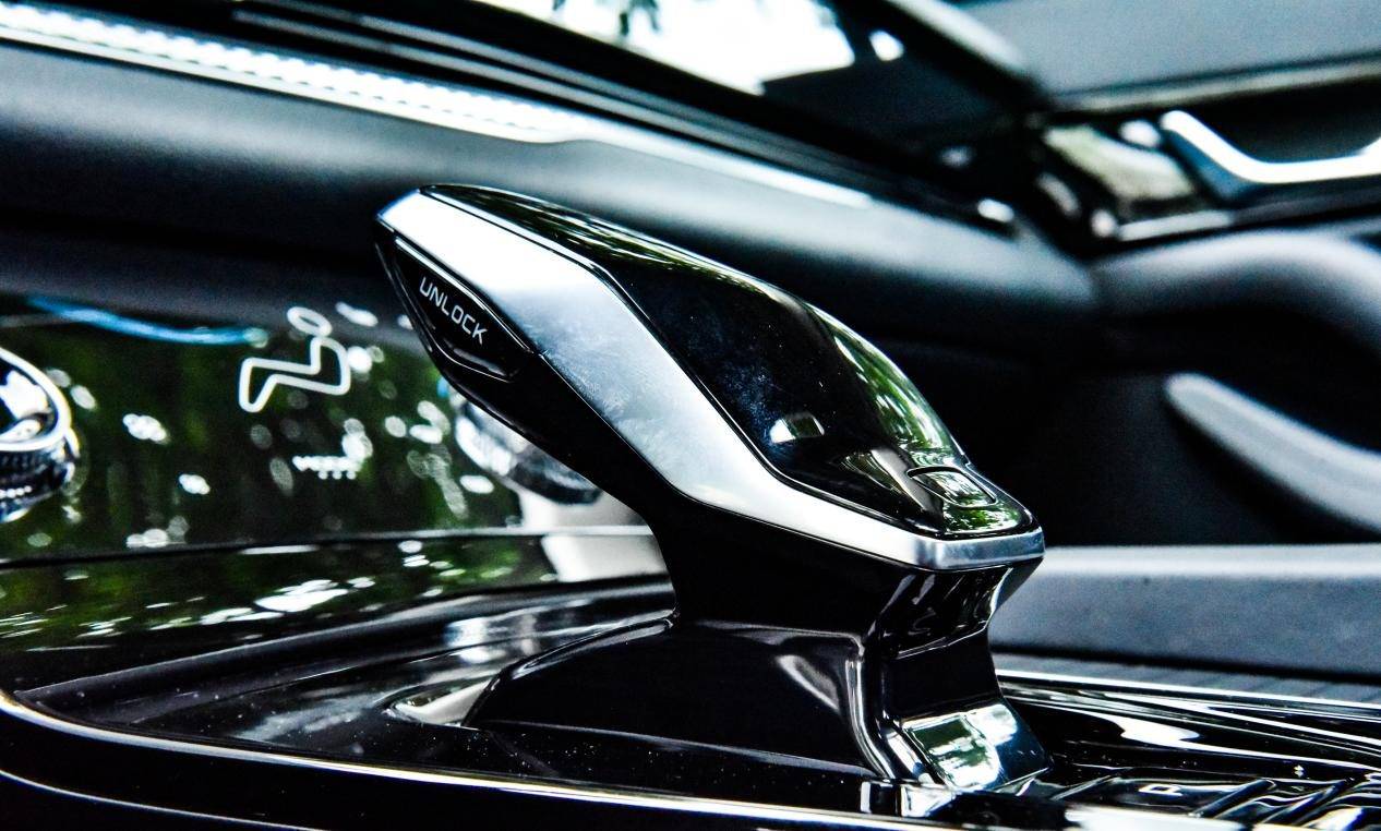 试驾|不到15万就有2.0T+6AT，奔腾B70的配置真的很顶_搜狐汽车_搜狐网