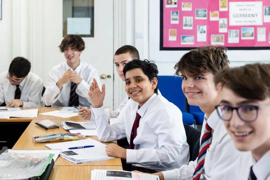 被牛顿排挤至死的伟大科学家？Westminster怎样引导胡克成为发现细胞第一人？_实验_皇家_伦敦