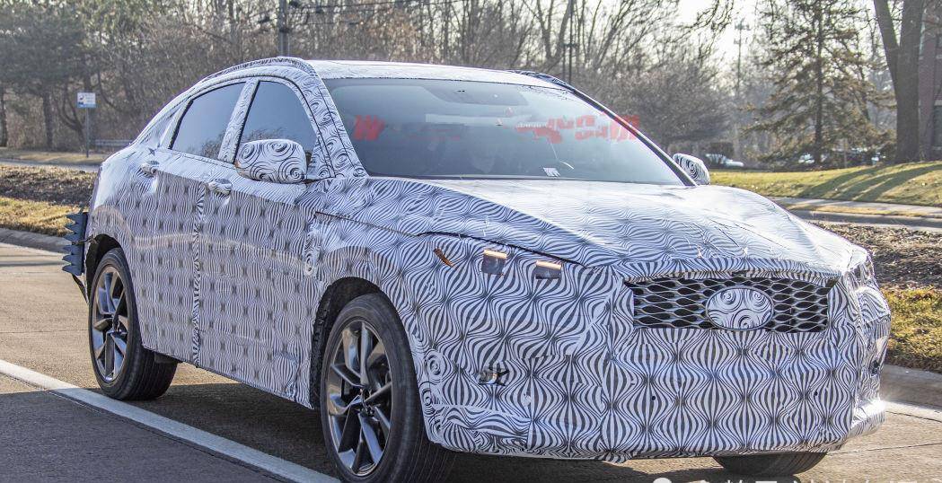 英菲尼迪QX55轿跑SUV路试谍照曝光，搭载2.0T可变压缩比发动机_搜狐汽车_搜狐网