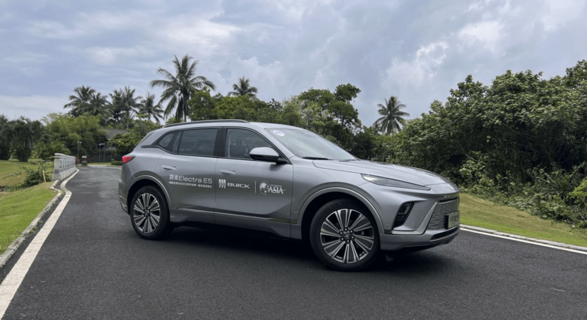 别克E5凭什么能成为爆款？深度试驾后答哥找到了答案!_搜狐汽车_搜狐网