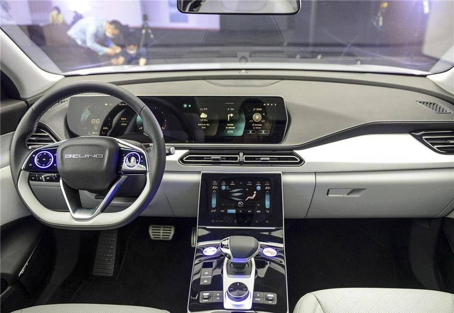 轿跑SUV新“战将”！轴距2800mm配双12.3大屏，10.49万_搜狐汽车_搜狐网