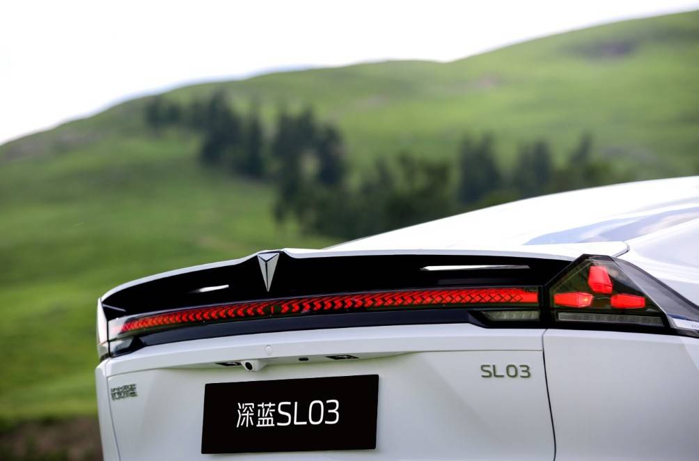 “百里挑一”的2023红点奖 为什么颁给深蓝SL03？_搜狐汽车_搜狐网