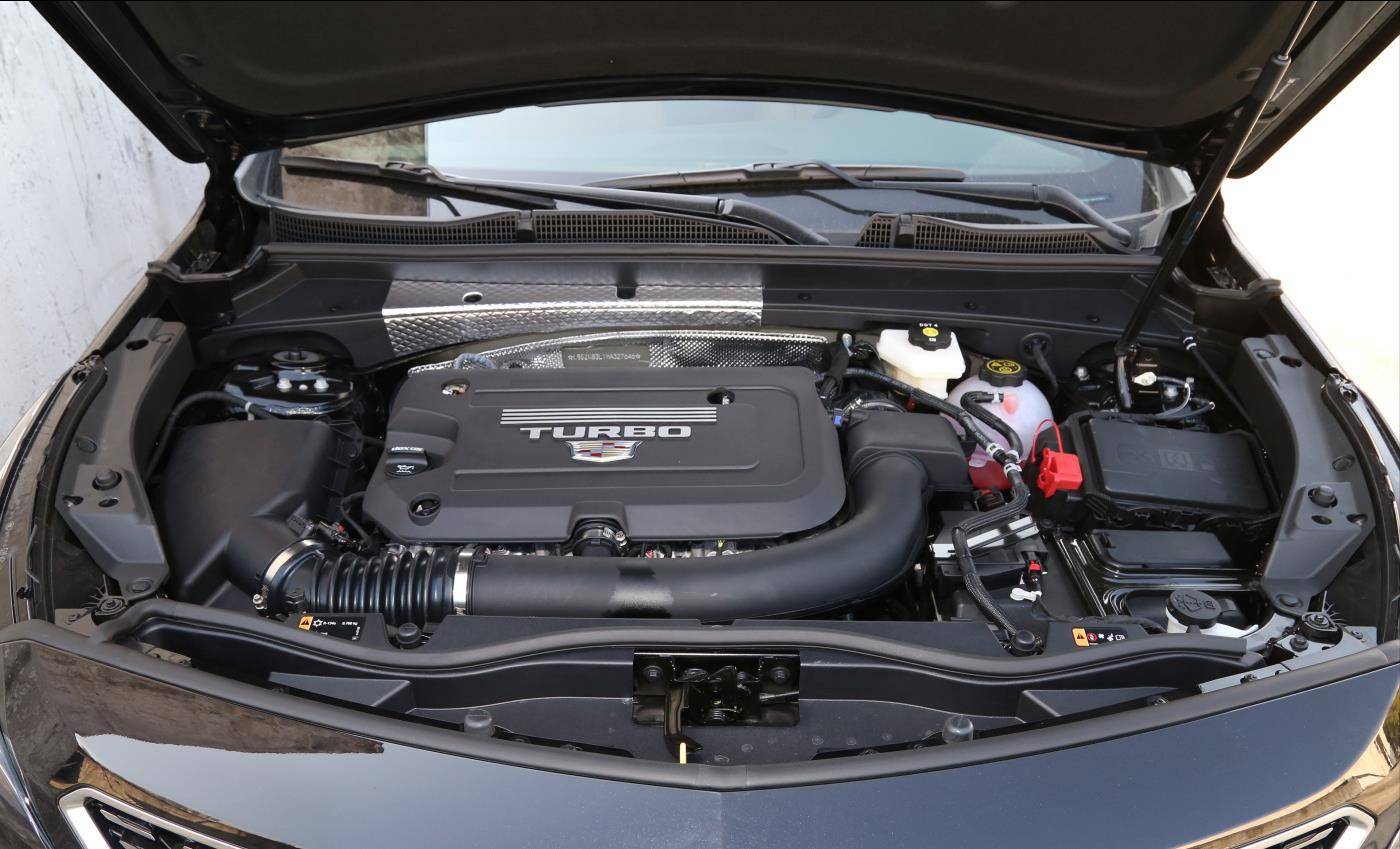 全新凯迪拉克XT4曝光，内饰换装双联屏，2.0T+9AT，宝马X1不香了_搜狐汽车_搜狐网