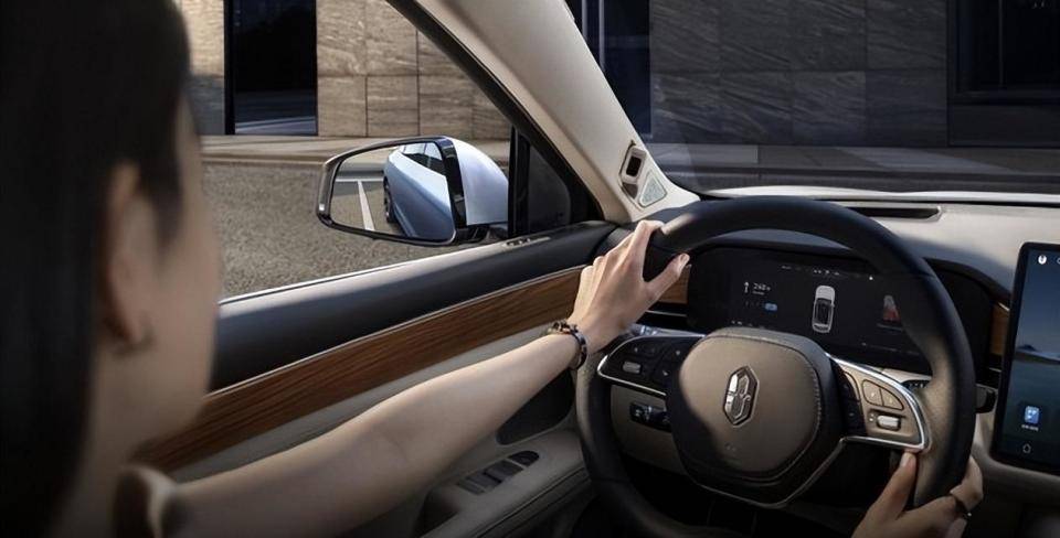 AITO问界M5智驾版与小鹏G6，谁才是新能源汽车市场的明星产品？_搜狐汽车_搜狐网