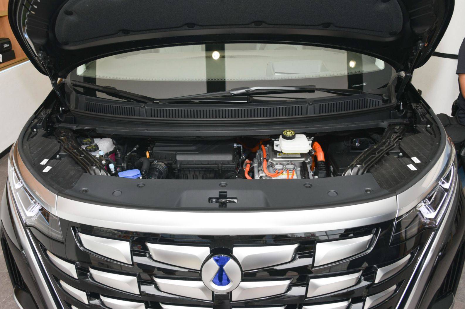 同级唯一2.0T，综合续航超1000km，传祺E9要和腾势D9掰一掰手腕_搜狐汽车_搜狐网