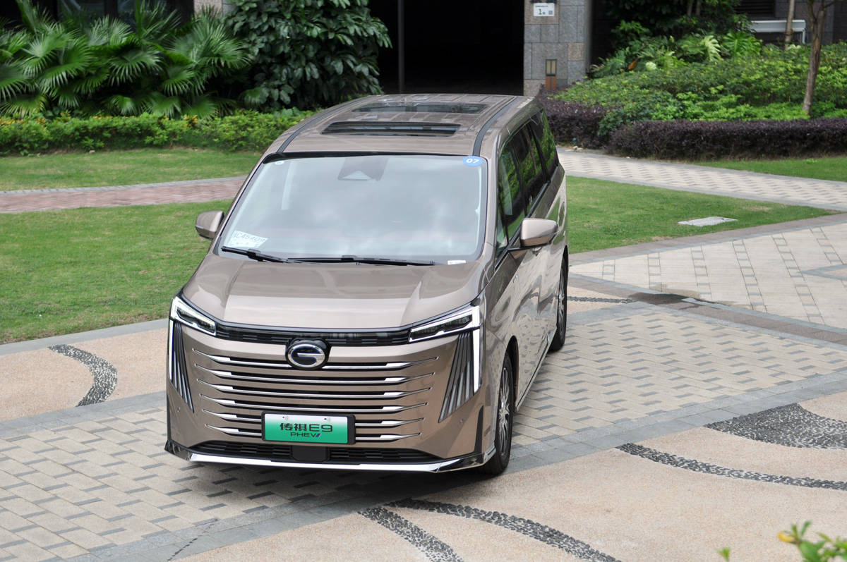 插电混动MPV又来强将 TC君试驾广汽传祺E9_搜狐汽车_搜狐网