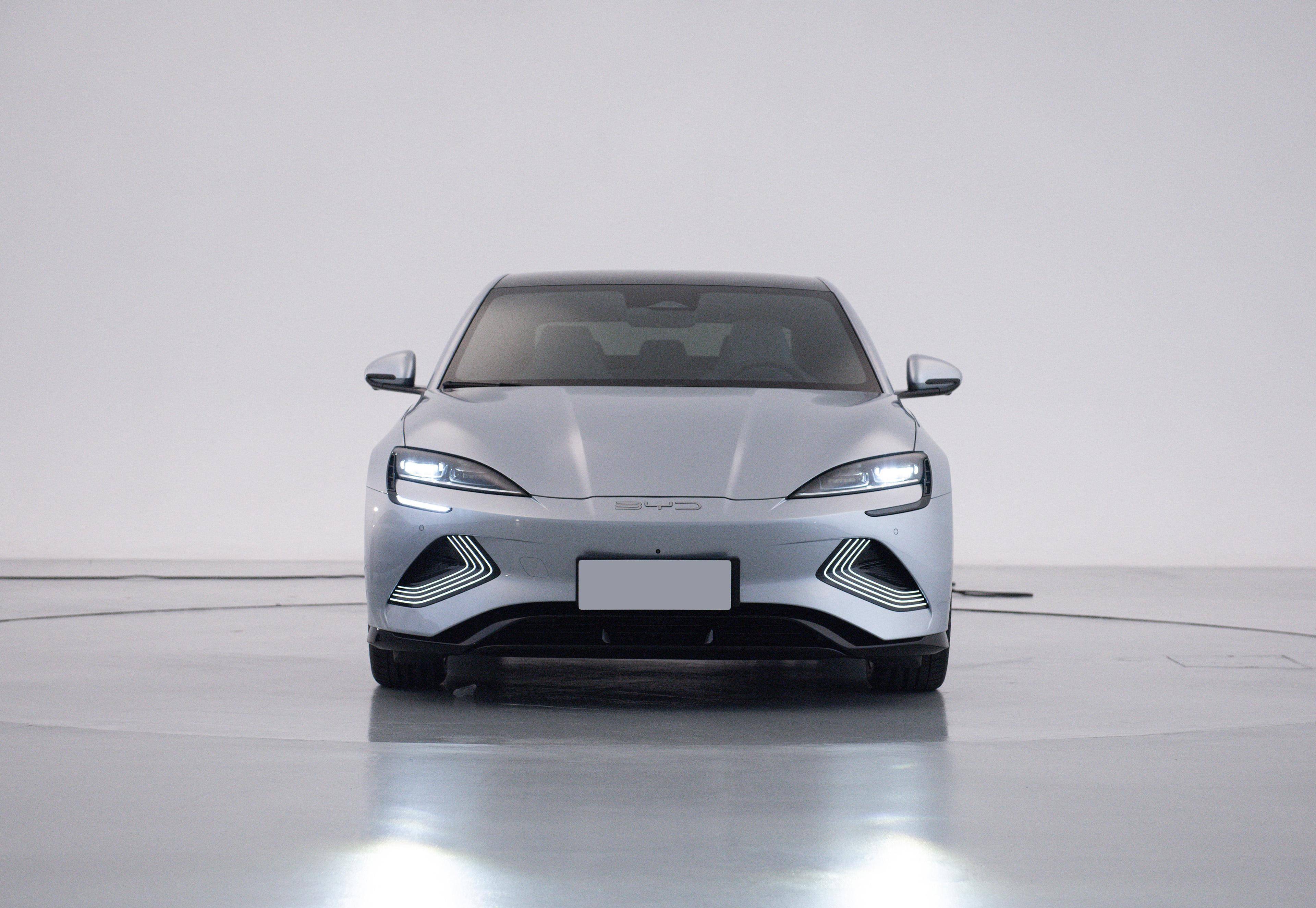 比亚迪太狠了，门槛下调2.3万，续航550km，Model 3还是对手？_搜狐汽车_搜狐网