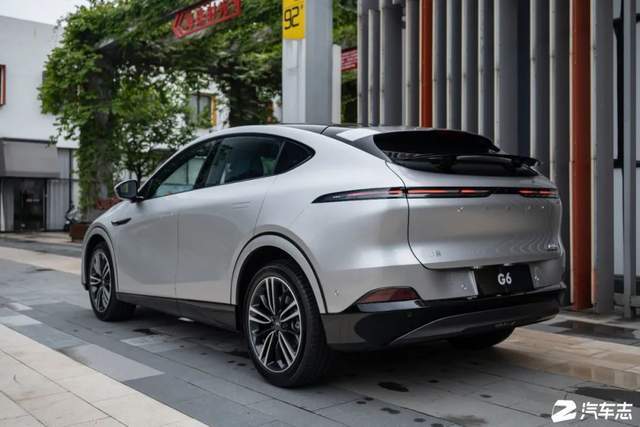 800V+3C、XNGP辅助驾驶，国产劲敌能否捍动Model Y的地位_搜狐汽车_搜狐网