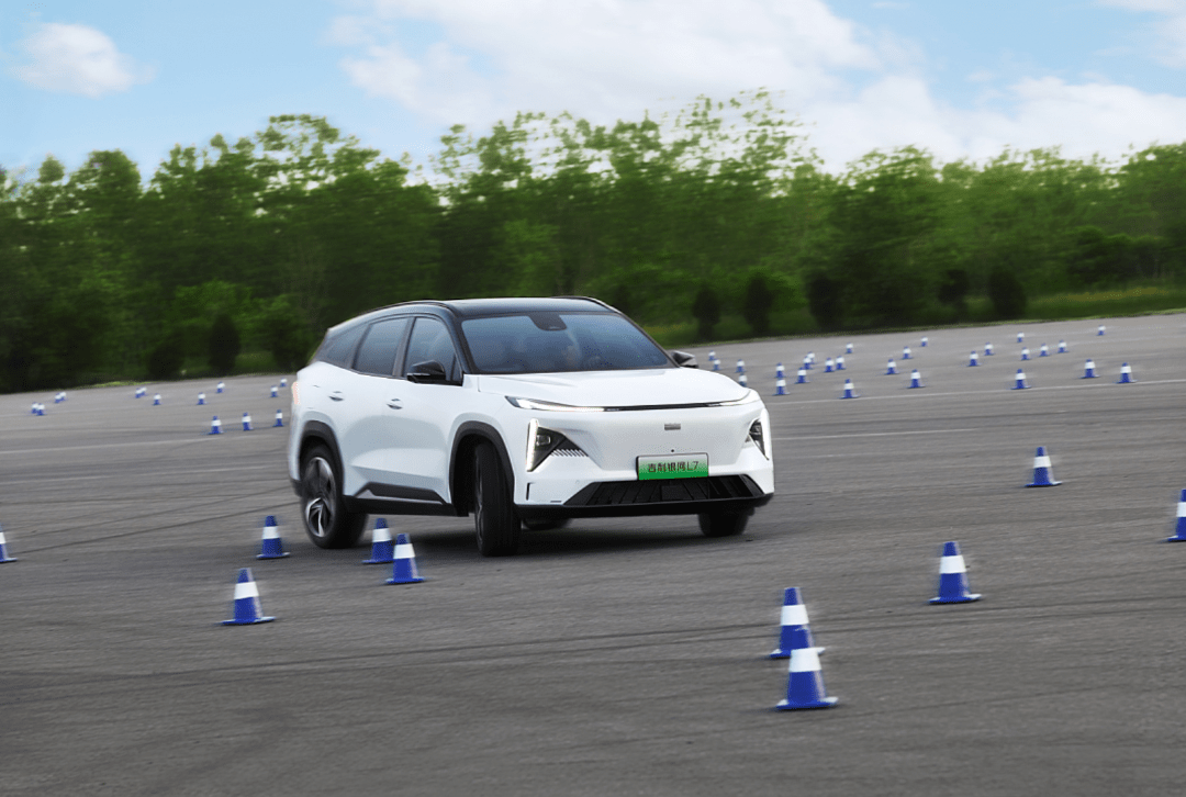 吉利银河L7，20万元级混动SUV的技术天花板_搜狐汽车_搜狐网