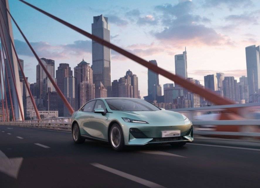 【驾春秋】深蓝SL03 增程版、秦Plus DM-i、汉DM-i，谁最值得入手？_搜狐汽车_搜狐网