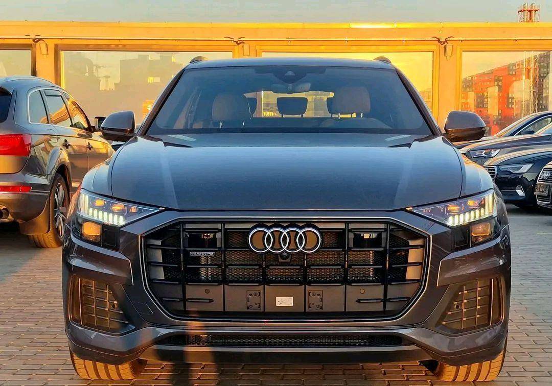 2023款“奥迪Q8”抵达港口，配3.0T混动＋8AT，竞争保时捷卡宴_搜狐汽车_搜狐网