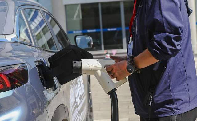 轴距2830mm车重才1760kg，奇瑞又低调造出一台高级货_搜狐汽车_搜狐网