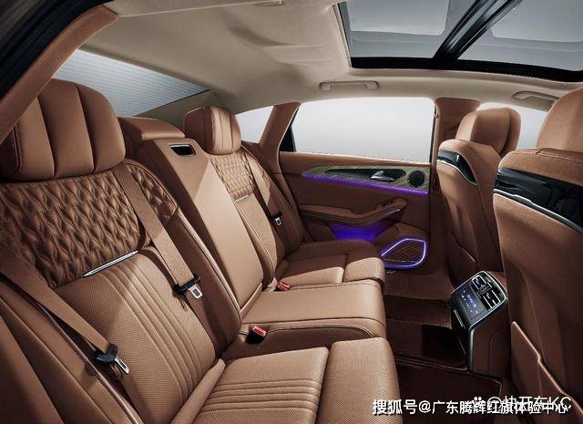 标配2.0T+8AT，颜值能打的红旗H6！19.28万元起买哪款合适？_搜狐汽车_搜狐网