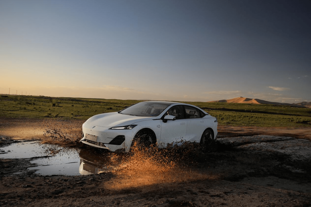 15万混动轿车对决，选择深蓝SL03还是秦PLUS DM-i？_搜狐汽车_搜狐网