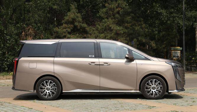 32.98万元起售，对标腾势D9 DM-i，广汽传祺E9有几分胜算？_搜狐汽车_搜狐网