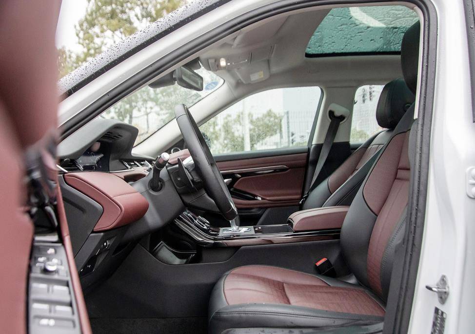 长度4米3的中型SUV，2.0T＋9AT配四驱，自动泊车＋后桥差速器_搜狐汽车_搜狐网