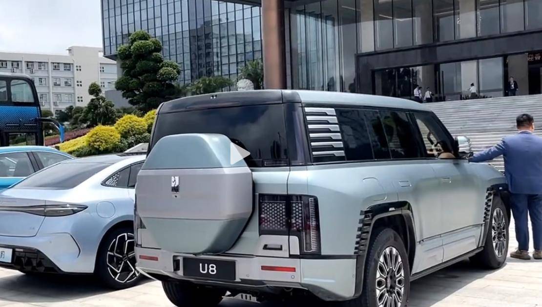 仰望U8再现新版本，2.0T增程+1197马力轮边电机，路虎卫士不香了_搜狐汽车_搜狐网