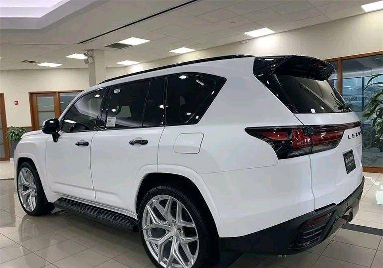 国内首批“雷克萨斯LX600”进港！落地或超200万，气场媲美奔驰G_搜狐汽车_搜狐网