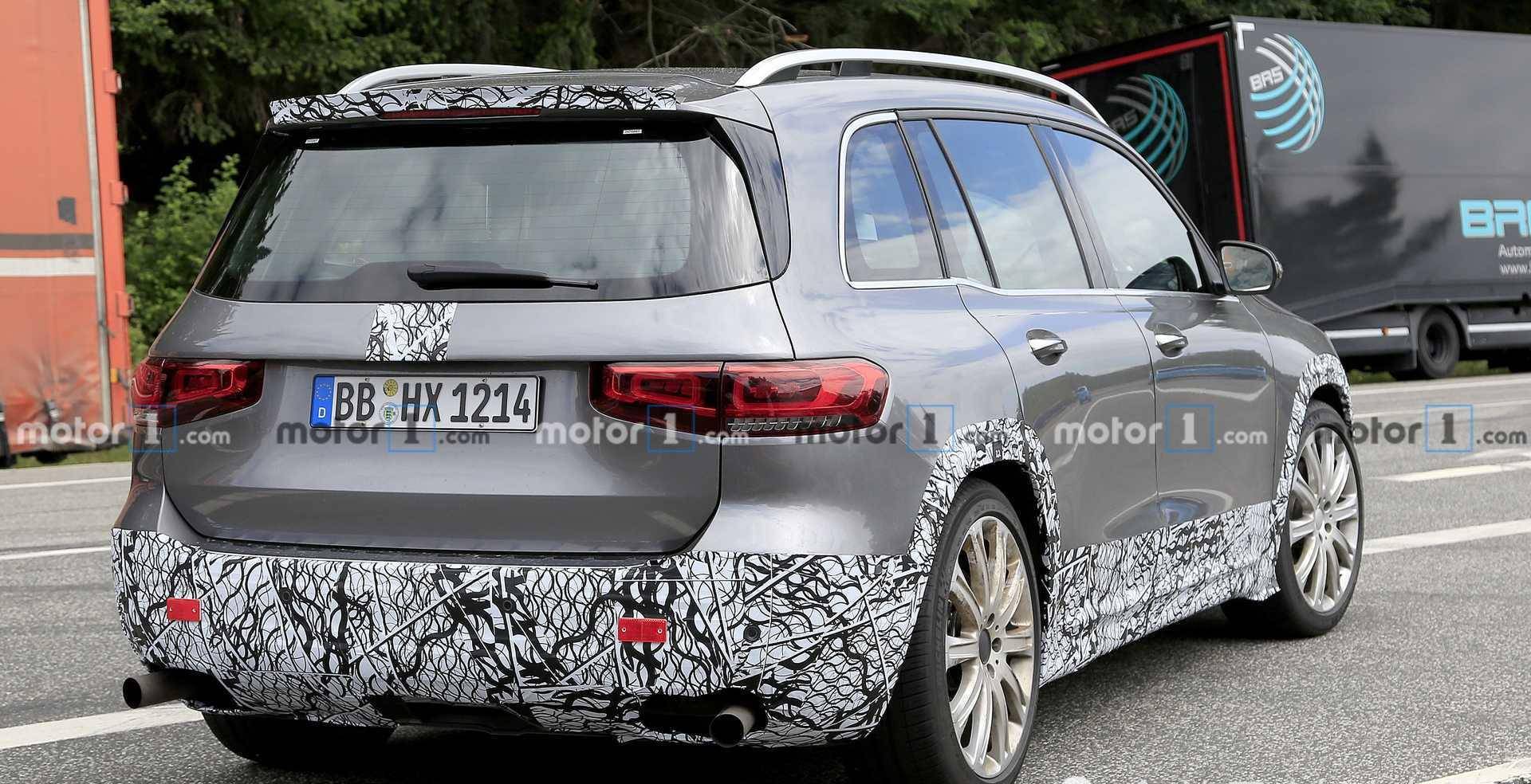 路试的奔驰AMG GLB 45被发现，搭载2.0T发动机_搜狐汽车_搜狐网