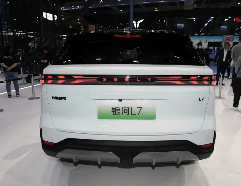 吉利银河L7正式上市，13.87万元起售，综合续航超1300公里_搜狐汽车_搜狐网