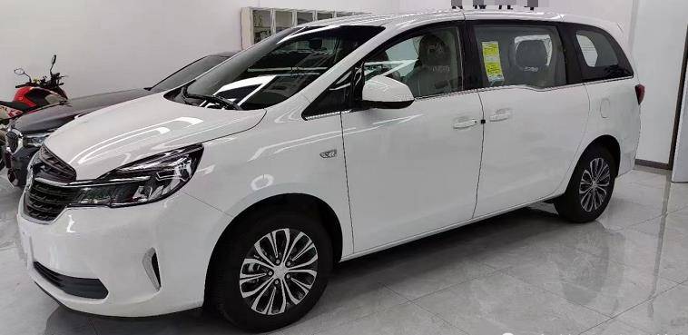 进店体验“别克GL8”乞丐版，实力碾压奥德赛，价格太实惠！_搜狐汽车_搜狐网