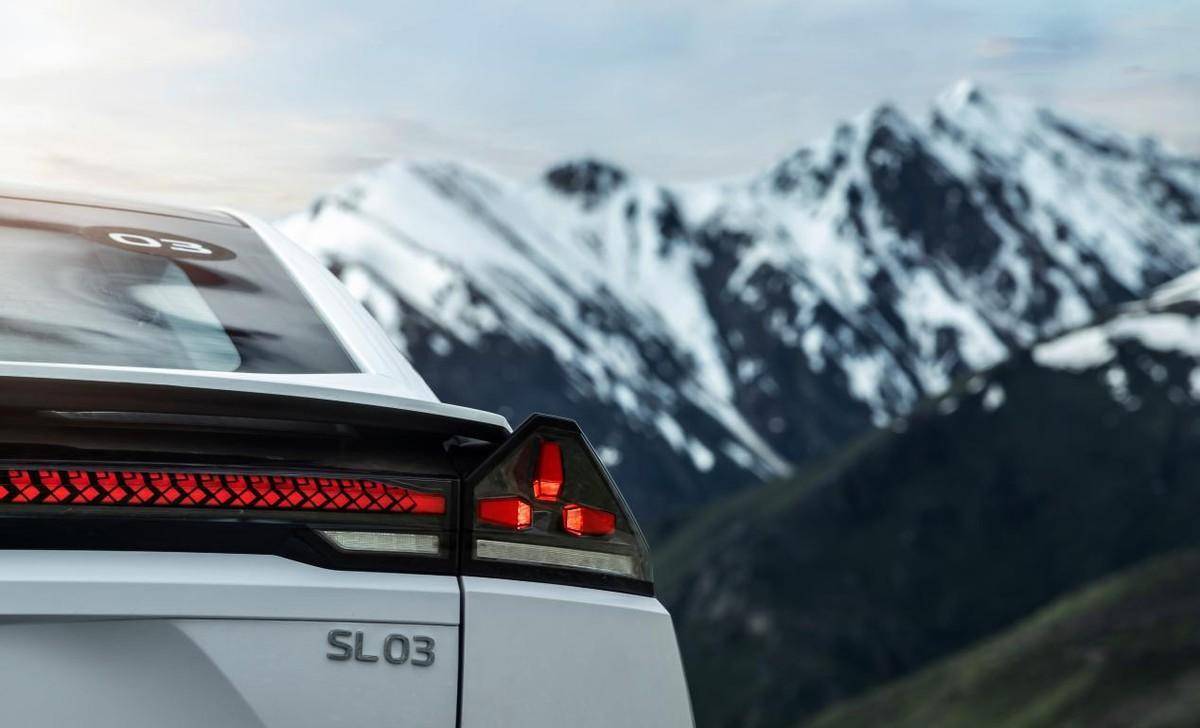 后起之秀更能打？深蓝SL03、秦PLUS DM-i对比_搜狐汽车_搜狐网