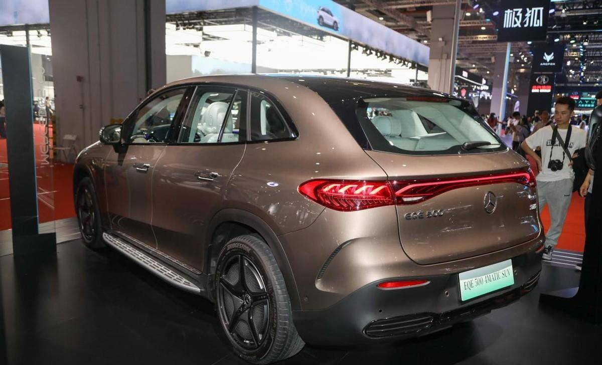 48.60万元起售，整车造型时尚，北京奔驰EQE SUV上市_搜狐汽车_搜狐网