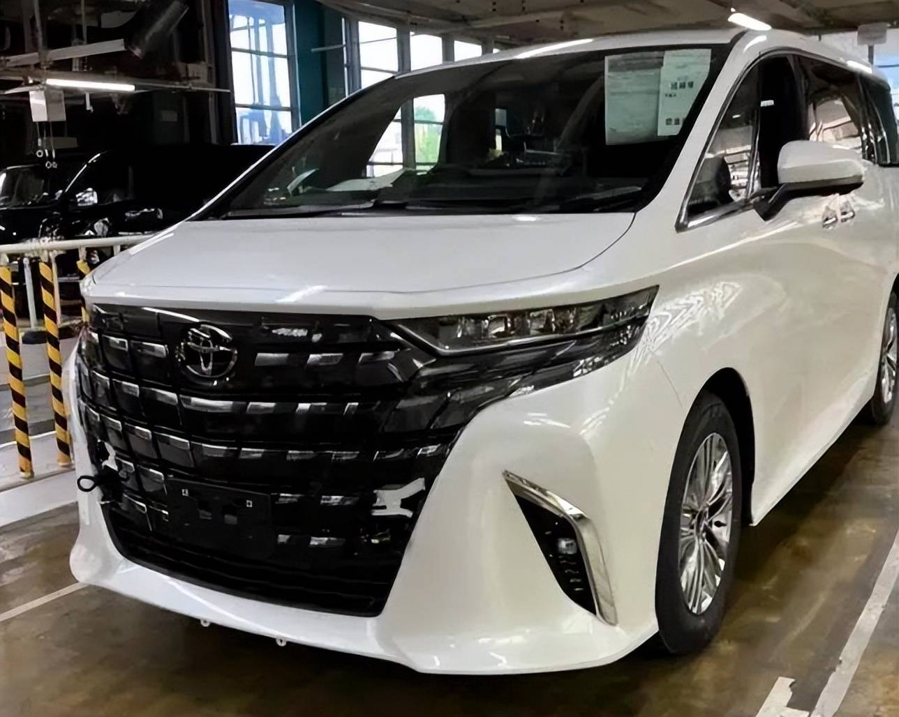 新一代丰田埃尔法曝光，或升级TNGA，还是高端MPV的最佳选择吗？_搜狐汽车_搜狐网