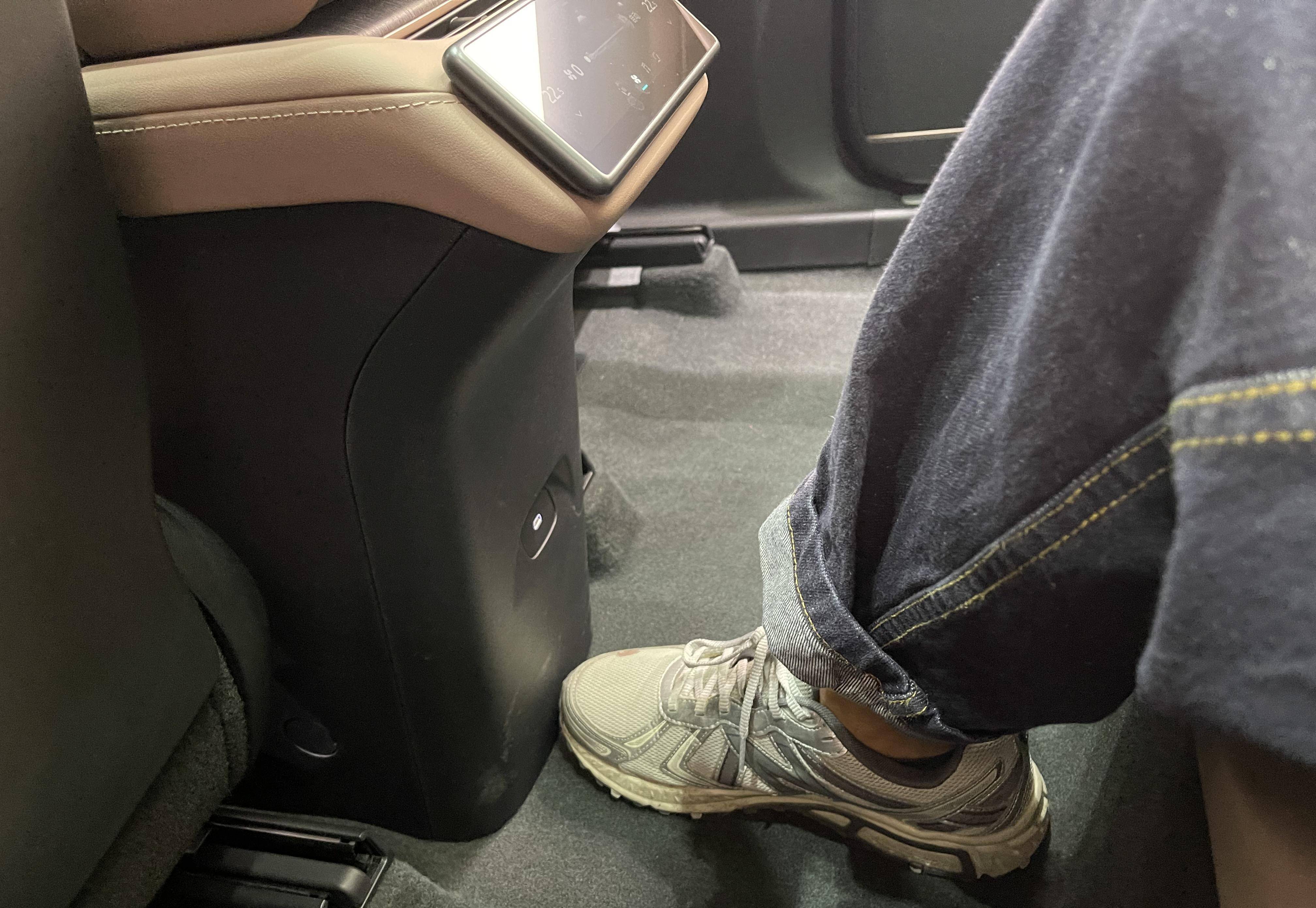 实拍全新蔚来ES6：36万起就有老款50万级享受，后悔老款买早了_搜狐汽车_搜狐网