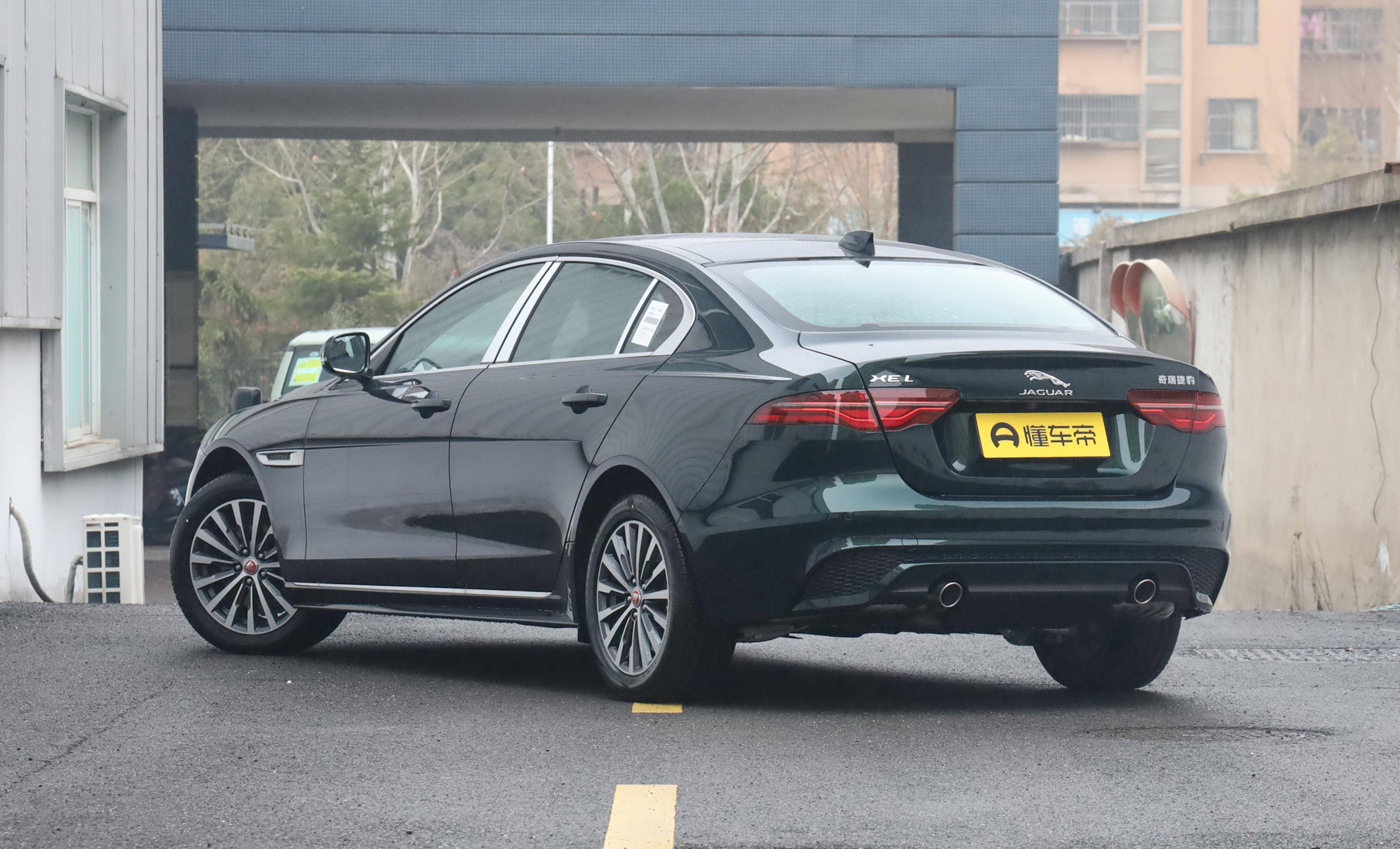 降幅超9万，标配采埃孚8AT+2.0T，全铝车身，捷豹XEL真够意思了！_搜狐汽车_搜狐网