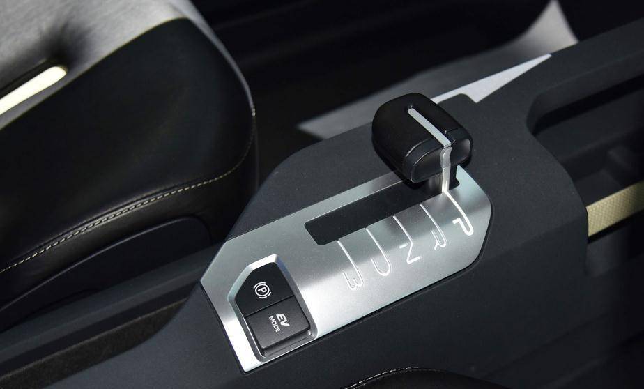 丰田可越野的MPV来了！比奥德赛霸气，后排大如双人床，配四驱_搜狐汽车_搜狐网