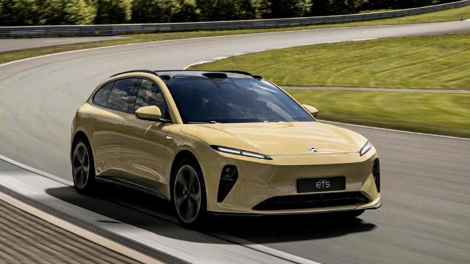 车价降3万但换电自费，蔚来ET5旅行版每月养车1千够不？_搜狐汽车_搜狐网