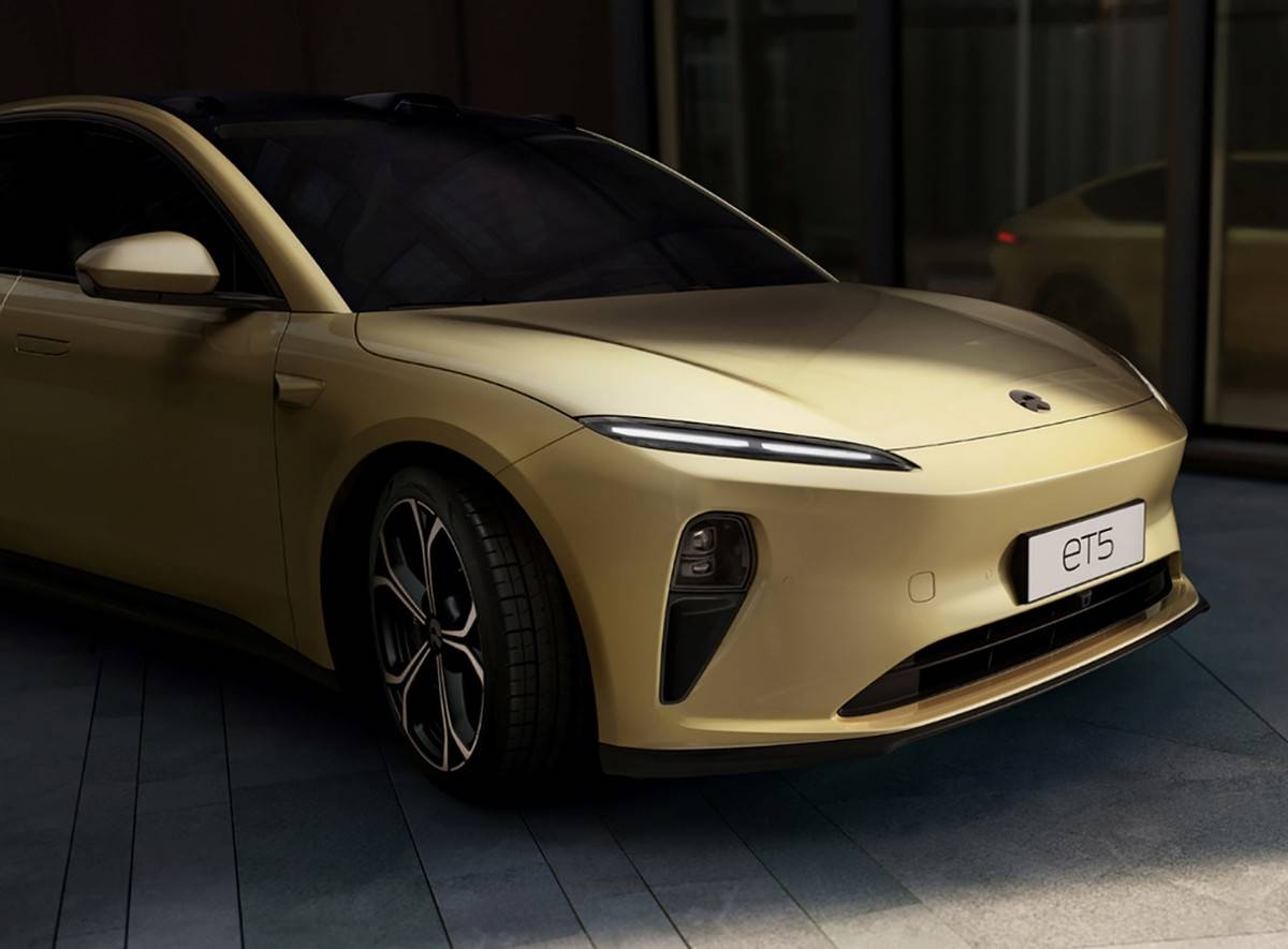 权益砍废 换电180一次 降价后的蔚来ET5和宝马3系你选谁？_搜狐汽车_搜狐网