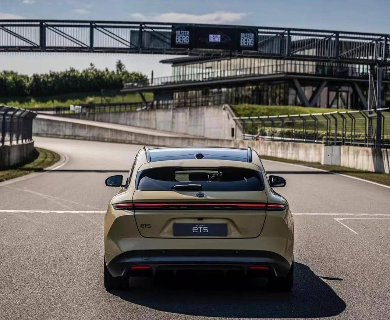 蔚来ET5旅行版6月15日上市，动力强颜值高，能否挑战model 3？_搜狐汽车_搜狐网