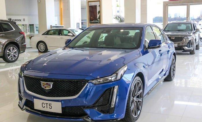 外观零差评，标配后驱2.0T＋10AT，凯迪拉克CT5到店，叫板BBA_搜狐汽车_搜狐网