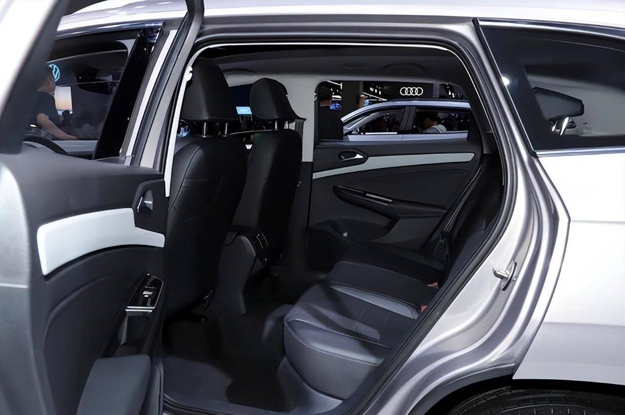 中型SUV“价格屠夫”！出了名耐造，油耗6L+爱信6AT，9万还是合资_搜狐汽车_搜狐网