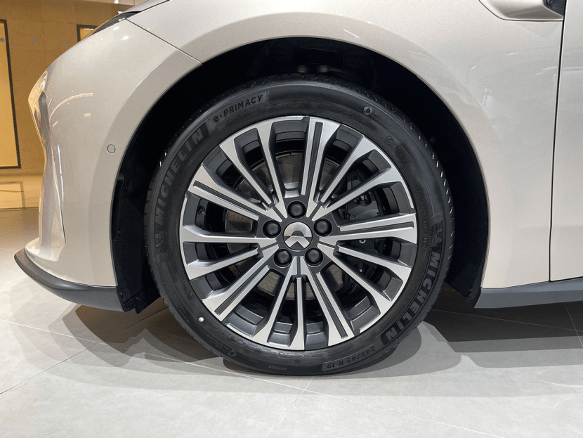 价格和奥迪A4 Avant差不多，怎么选？蔚来ET5旅行版到店实拍_搜狐汽车_搜狐网