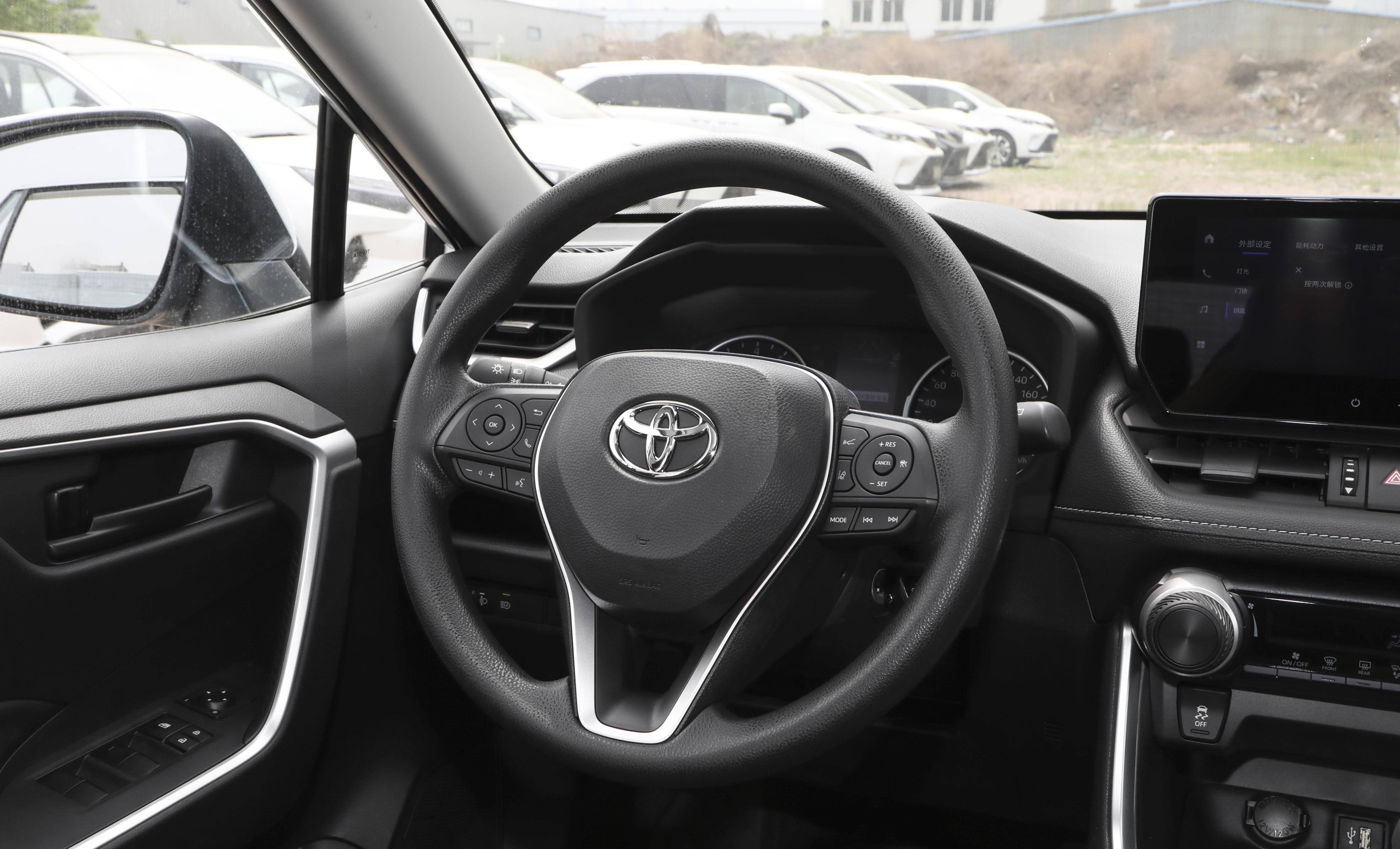 丰田也只能“妥协”了！RAV4荣放跌到15.28万，月销13207辆_搜狐汽车_搜狐网