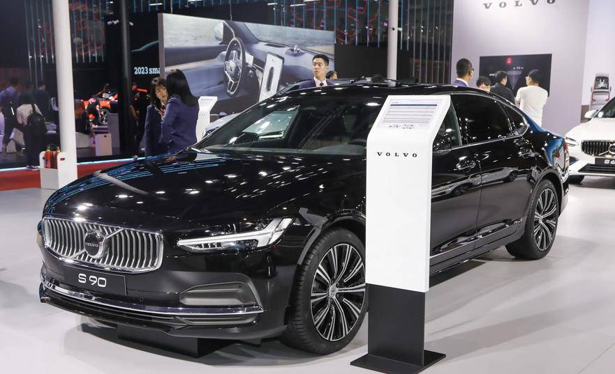 自主与二线豪华之争，体验红旗H9和沃尔沃S90，差距依旧很大_搜狐汽车_搜狐网