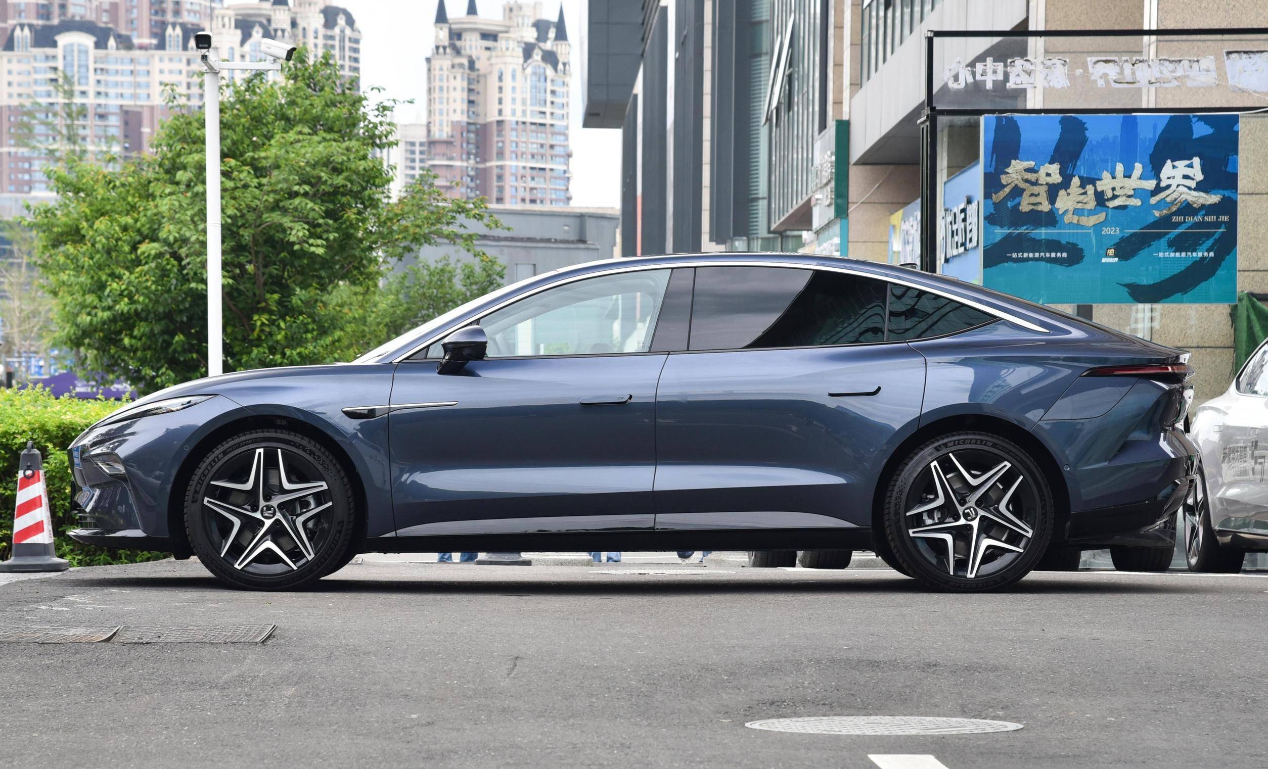 同级别销量前5，飞凡F7怎么选？用实力说话_搜狐汽车_搜狐网