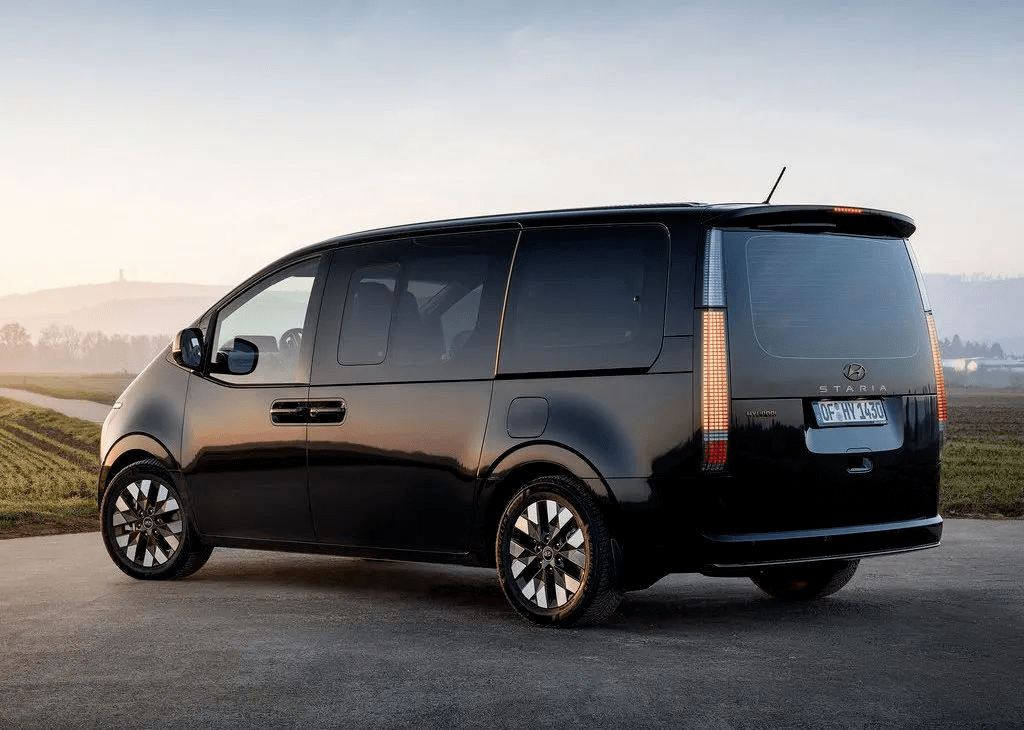 现代全新MPV现身国内，圆润造型酷似理想MEGA原型？_搜狐汽车_搜狐网