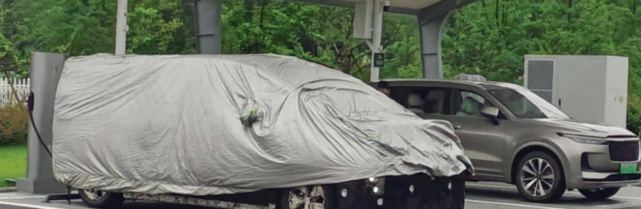 MPV中的“巨无霸”？理想W01再次现身，比身旁的理想ONE大不少_搜狐汽车_搜狐网