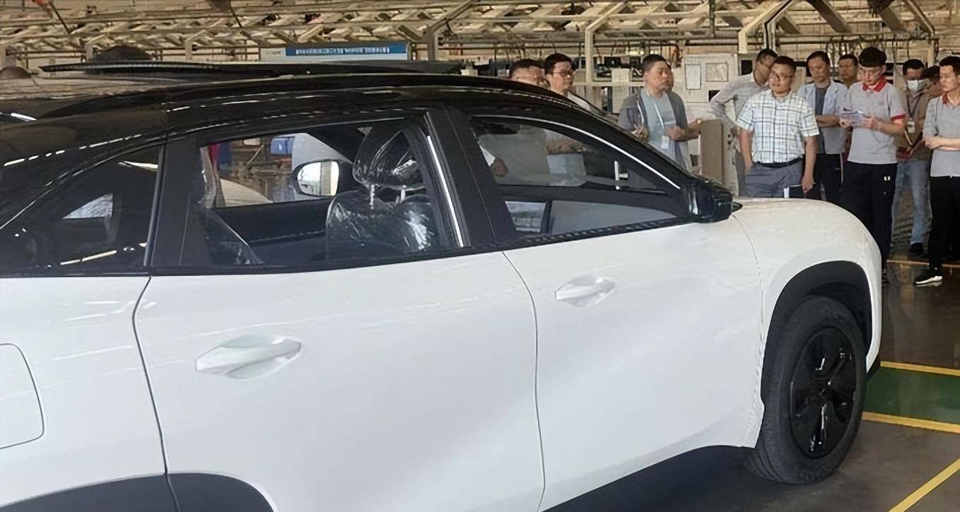 全新奇瑞eQ7电动SUV上市！内饰升级、价格诚意，超长续航惊艳亮相_搜狐汽车_搜狐网