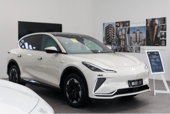 帮大家试过水了，论体验智己LS7确实比Model Y还香！_搜狐汽车_搜狐网